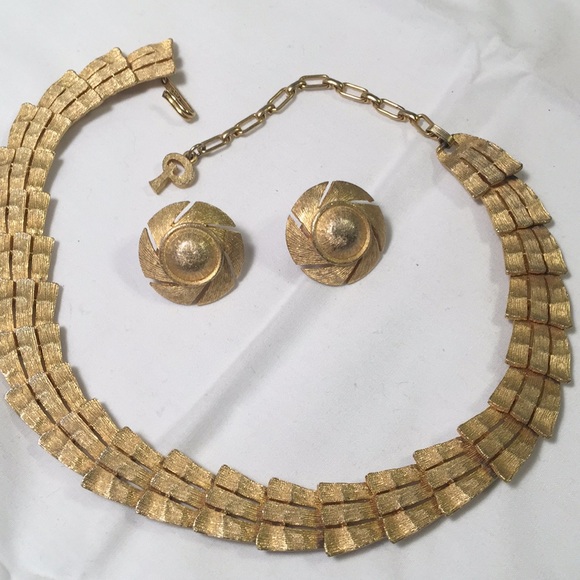 Puccini | Jewelry | Vintage Gorgeous Puccini Gold Necklace Earrings ...